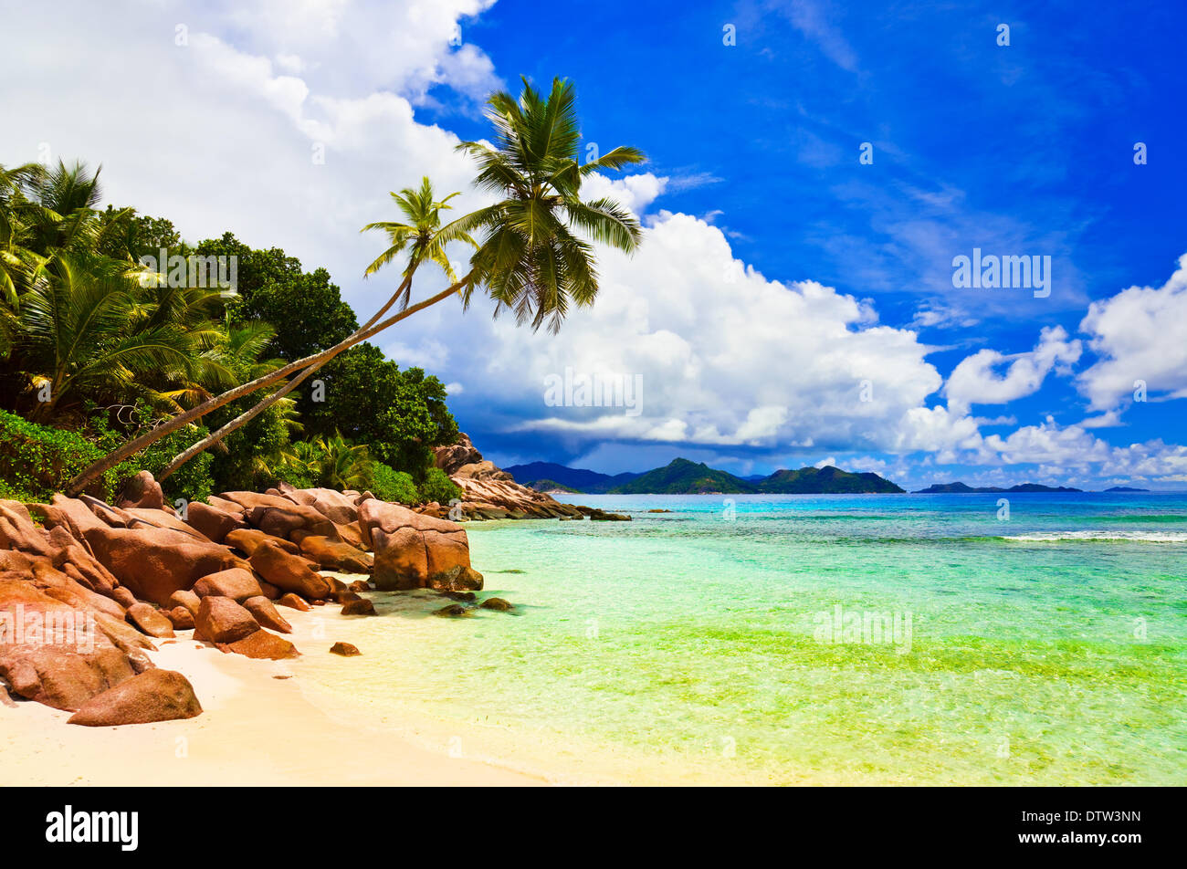 Coral palms island resort hi-res stock photography and images - Alamy