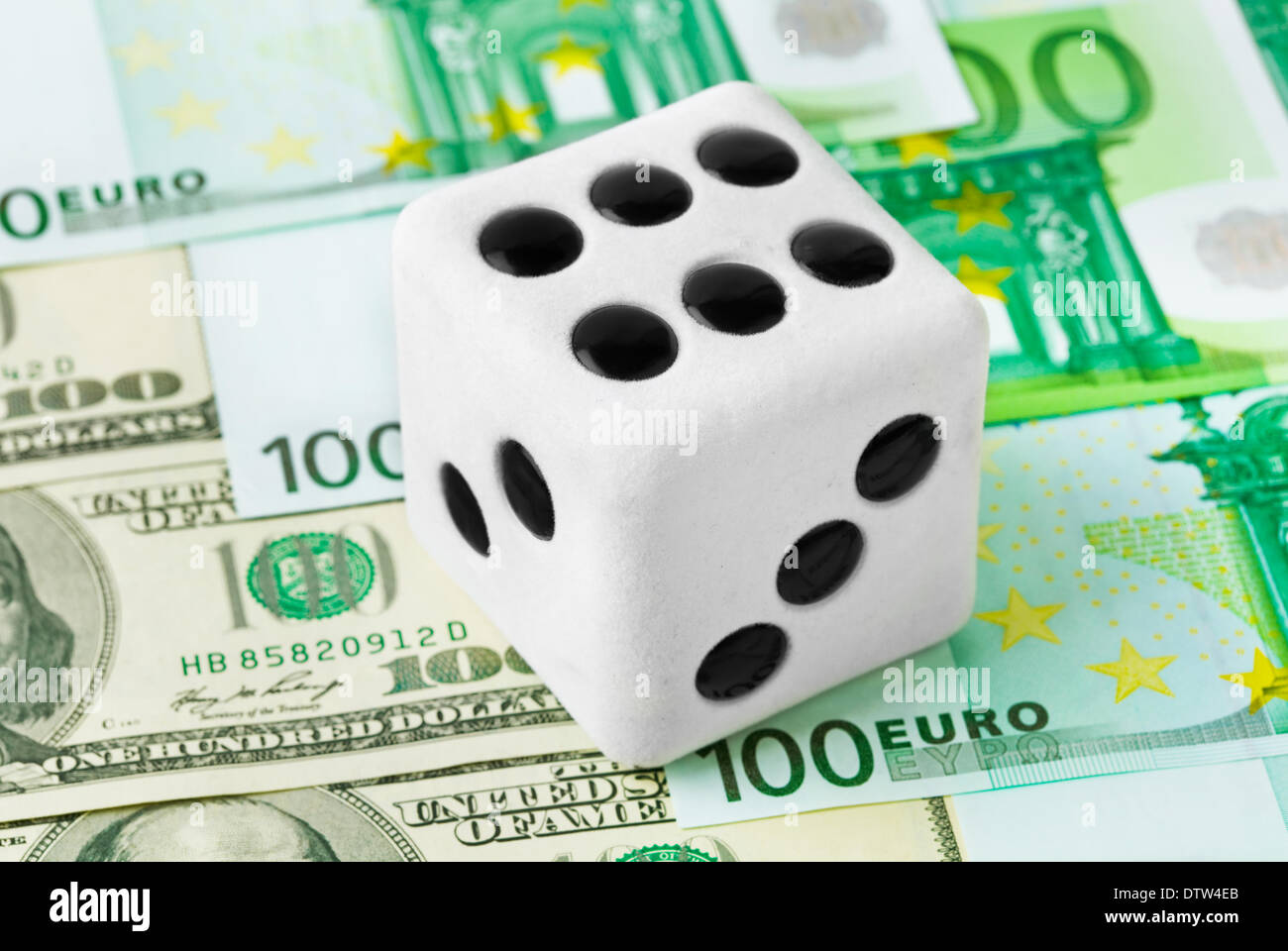 Dice and money hi-res stock photography and images - Alamy