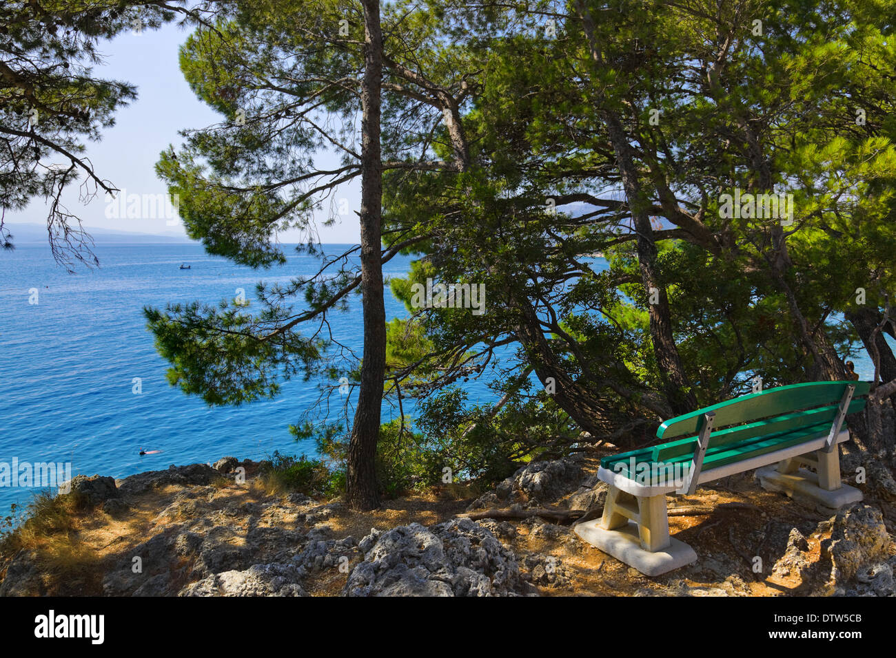 Bench by sea hi-res stock photography and images - Alamy