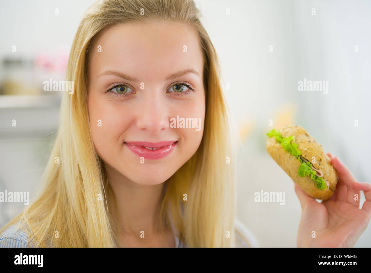 Teenage sandwich hi-res stock photography and images - Alamy