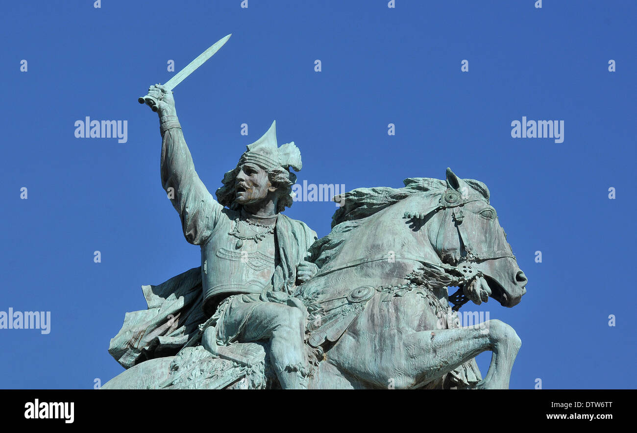 Vercingetorix statue hi-res stock photography and images - Alamy