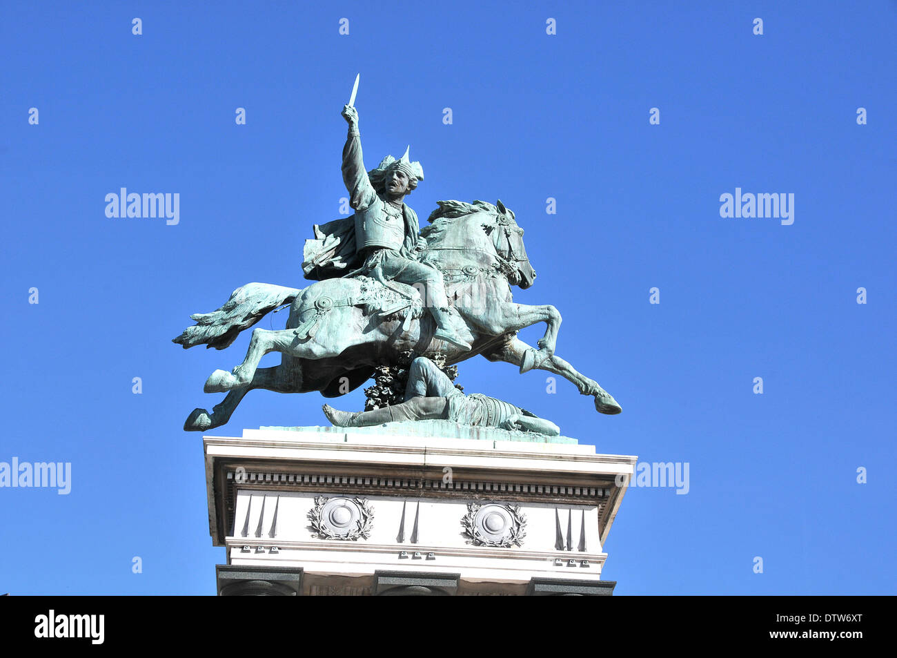 Vercingetorix statue hi-res stock photography and images - Alamy