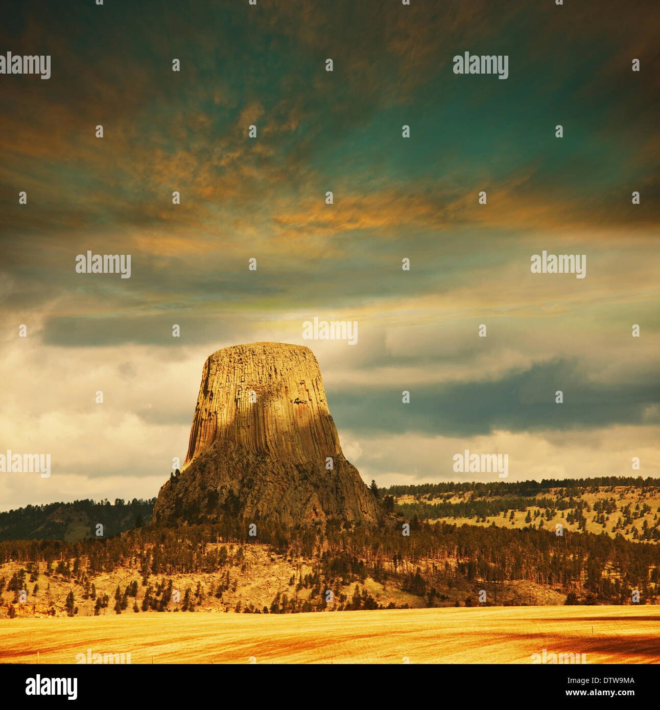 Devils tower rock hi-res stock photography and images - Alamy