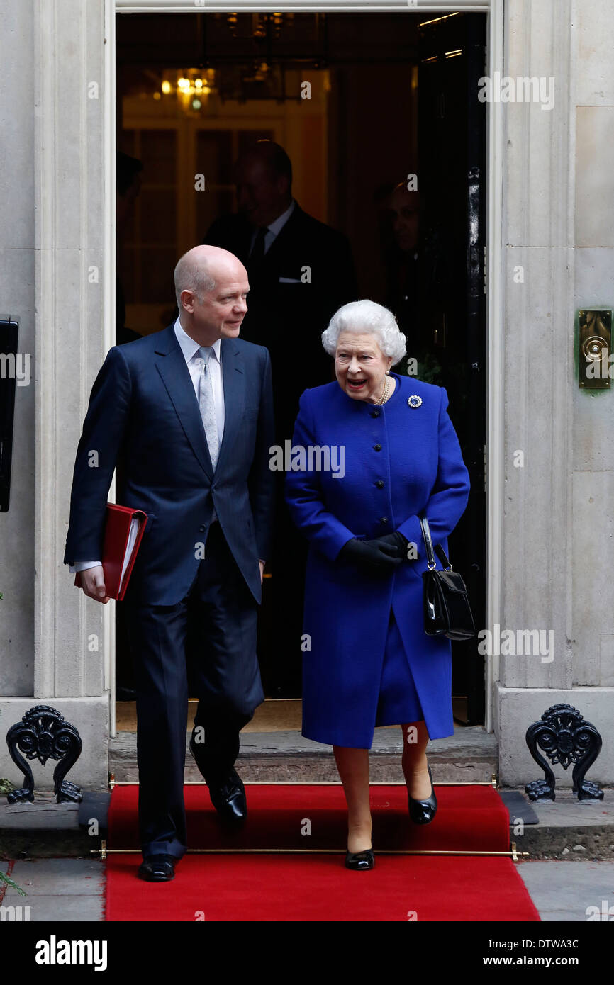 Britain's Queen Elizabeth II No. 10 Downing Street Stock Photo - Alamy