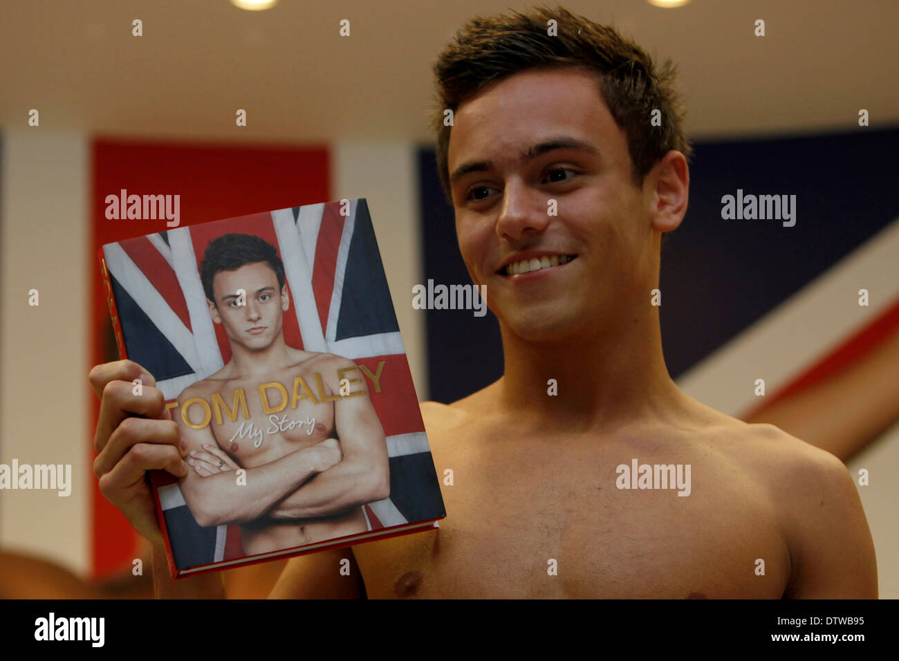 Tom daley diver hi-res stock photography and images - Alamy