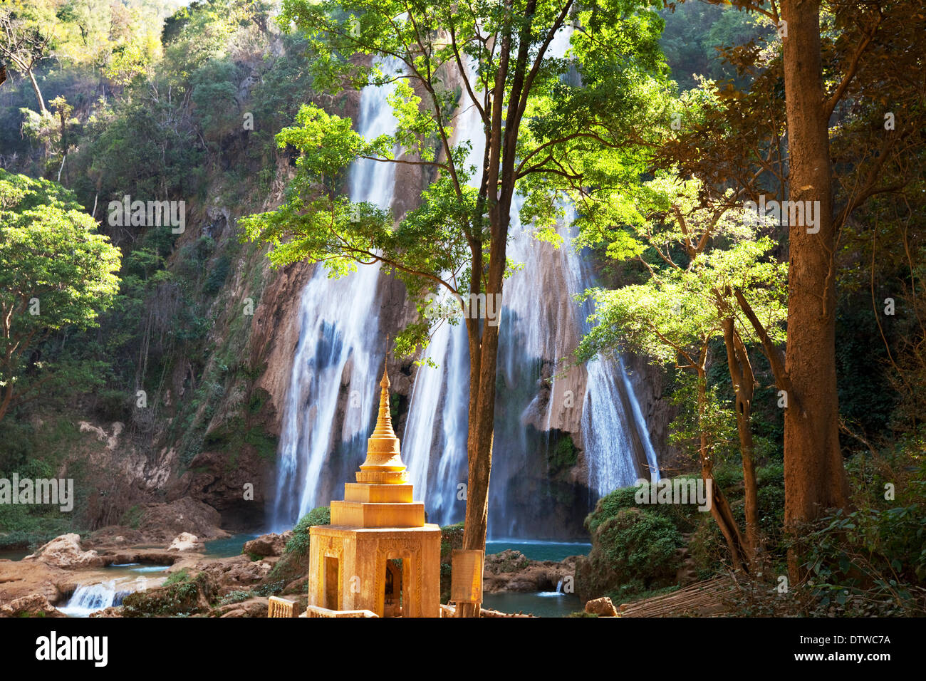 Myanmar jungle cliff hi-res stock photography and images - Alamy