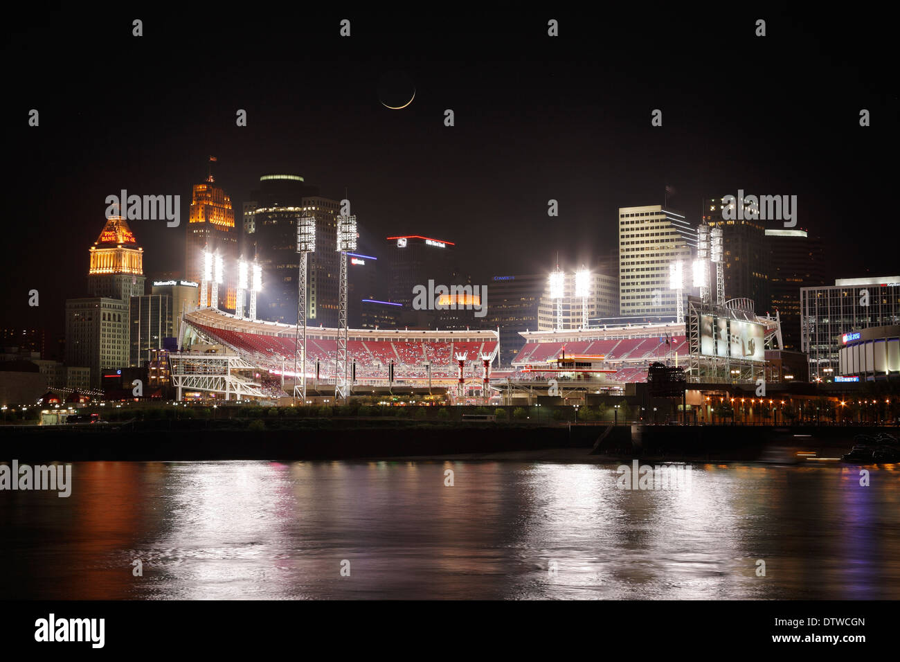 Ballpark at night hi-res stock photography and images - Alamy