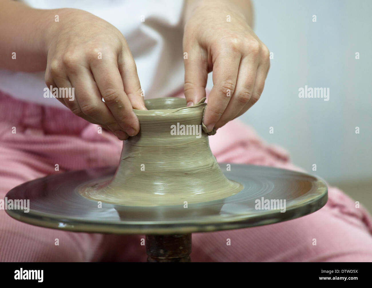 Ceramist hi-res stock photography and images - Alamy