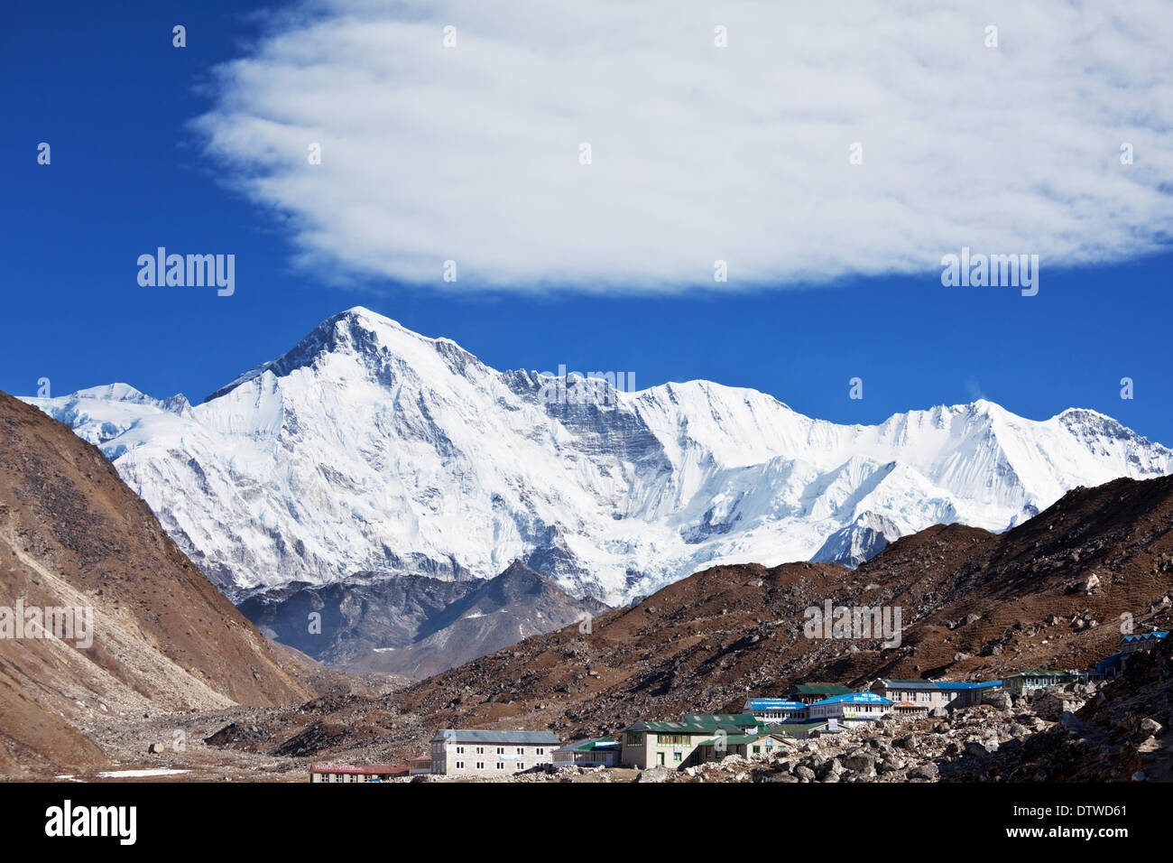 Icefall lodge hi-res stock photography and images - Alamy