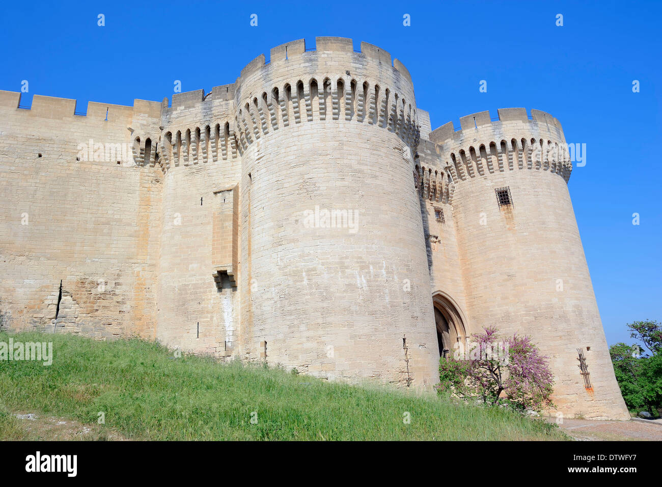 Villeneuve les hi-res stock photography and images - Alamy