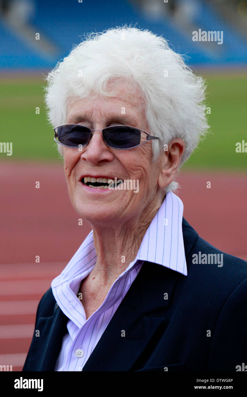 Britain’s athletics medalists from the 1952 Olympic Games Stock Photo ...