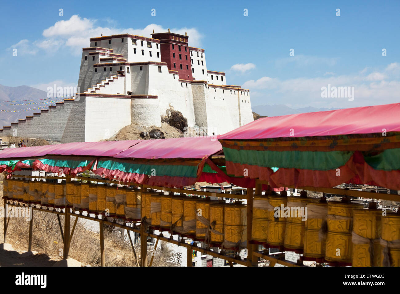 Tibetian fortress hi-res stock photography and images - Alamy