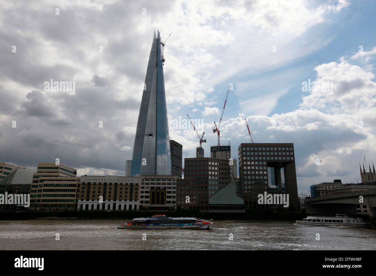 the unfinished Shard, the European Union's tallest building Stock Photo ...