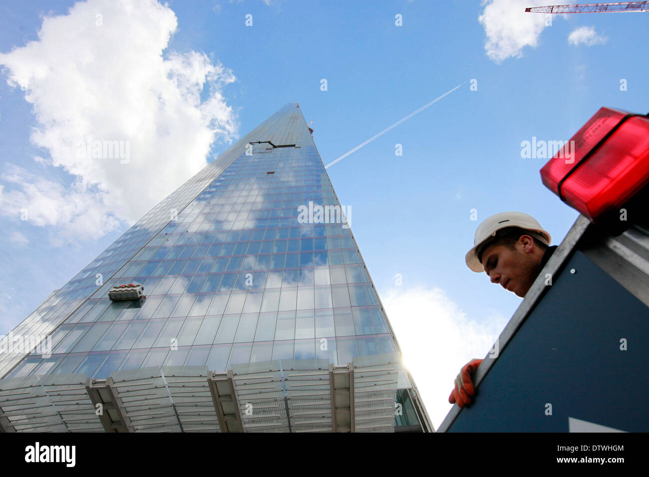 the unfinished Shard, the European Union's tallest building Stock Photo ...