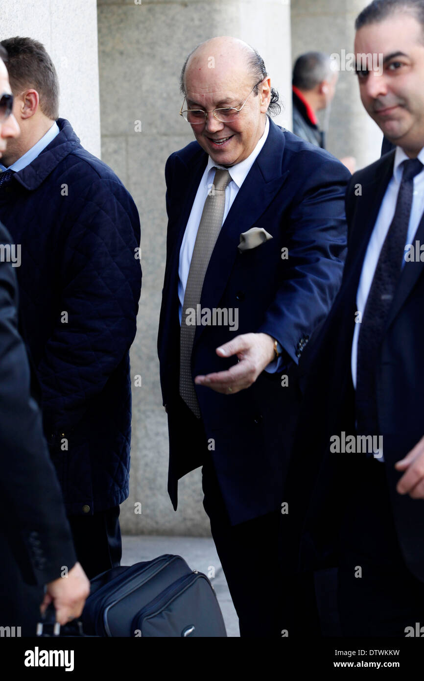 Turkish businessman Asil Nadil arrives to the Old Bailey court in ...
