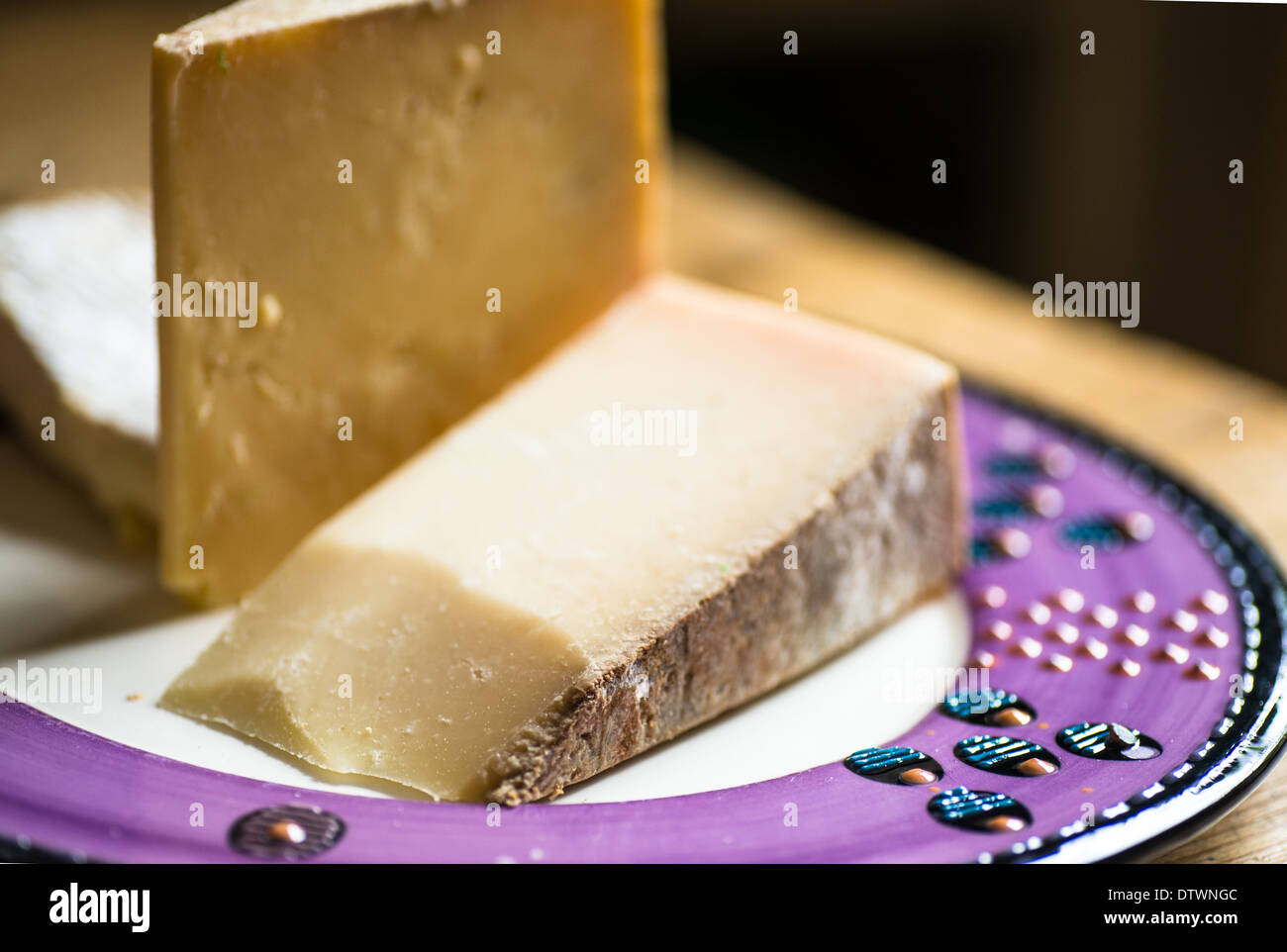 Purple plate hi-res stock photography and images - Alamy