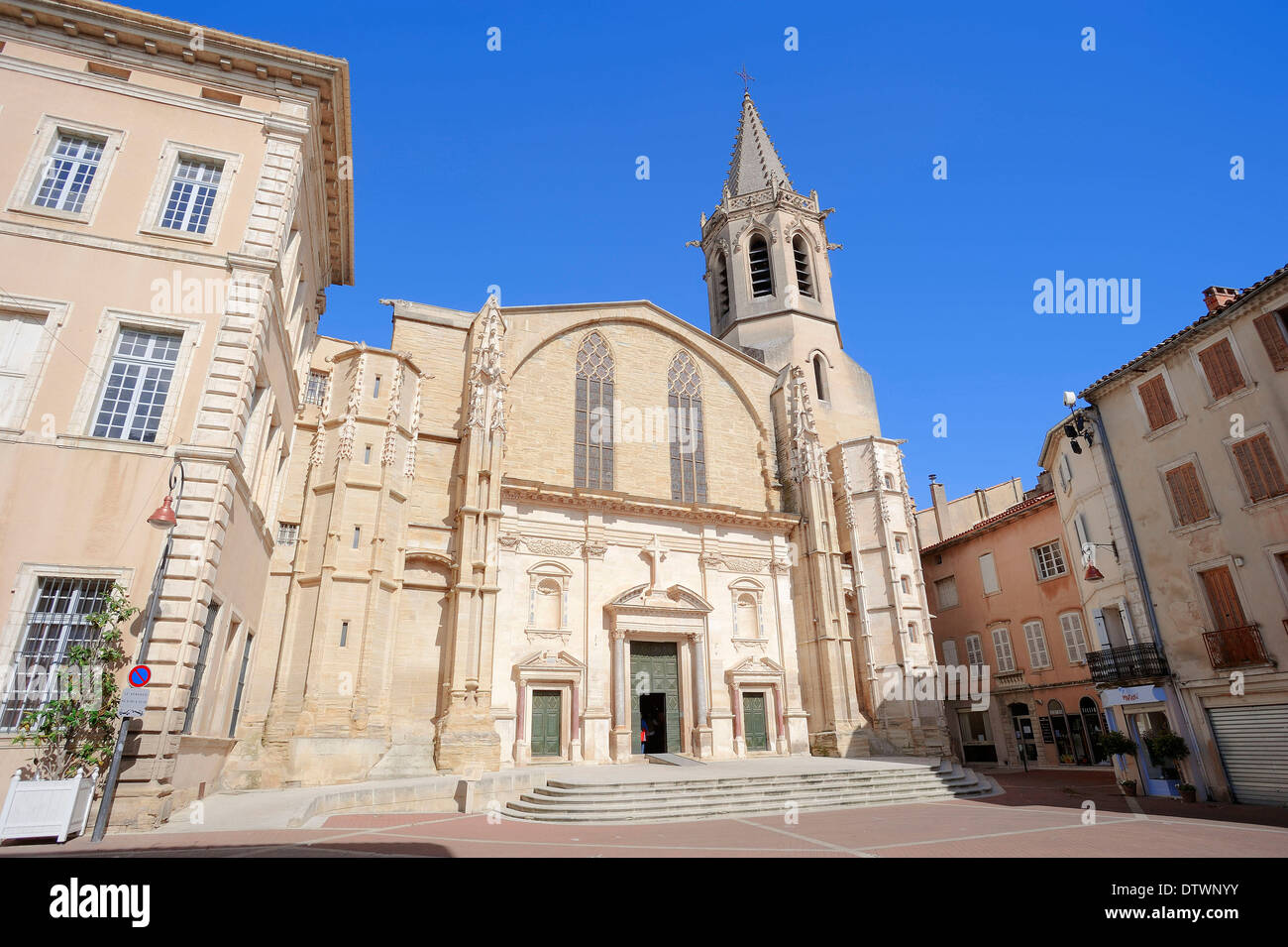 Carpentras cathedral hi-res stock photography and images - Alamy