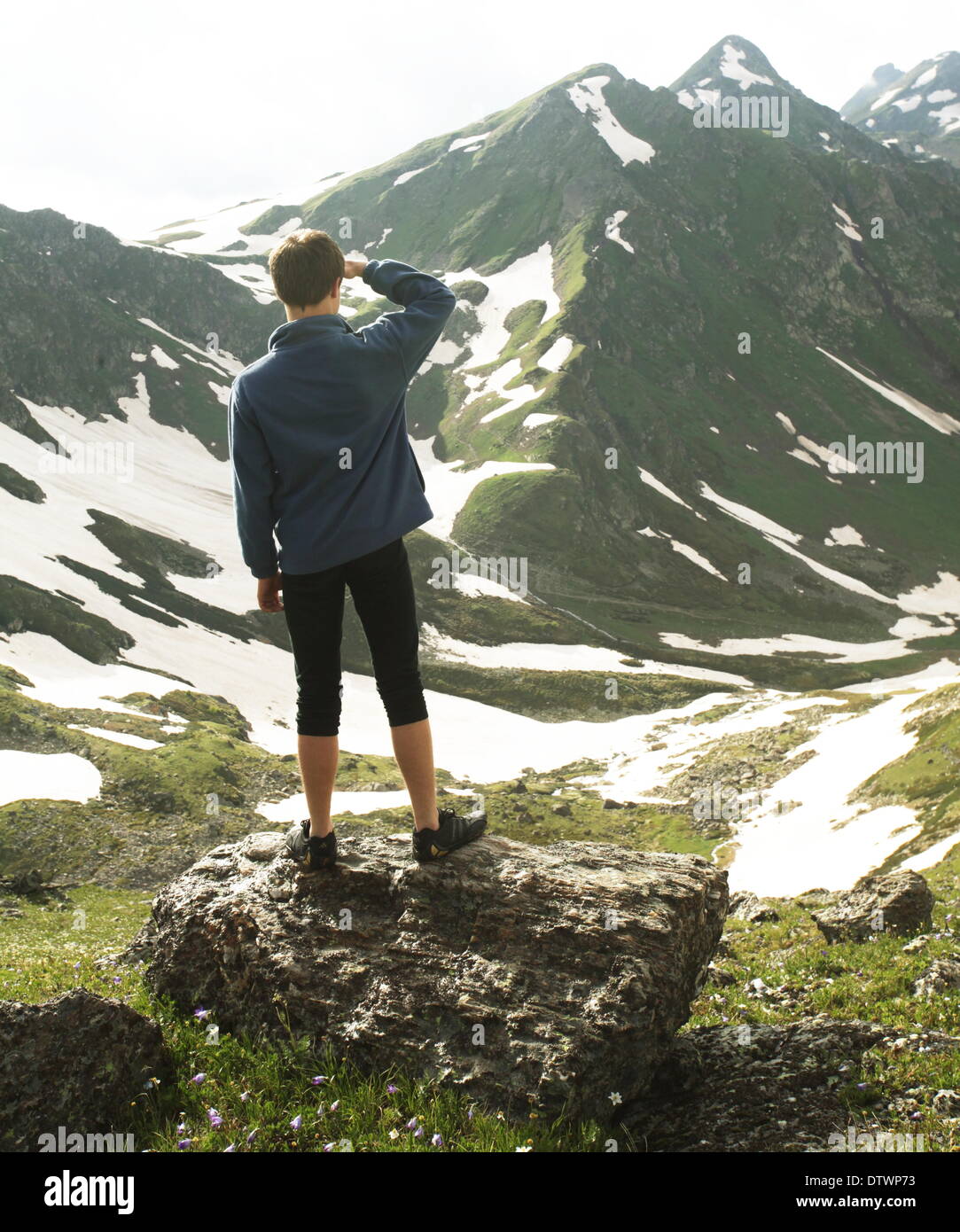 Hiking scene hi-res stock photography and images - Alamy