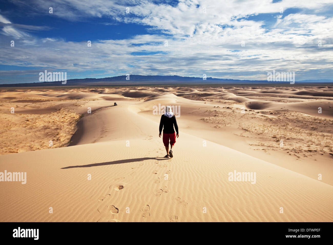 Hike in desert Stock Photo - Alamy