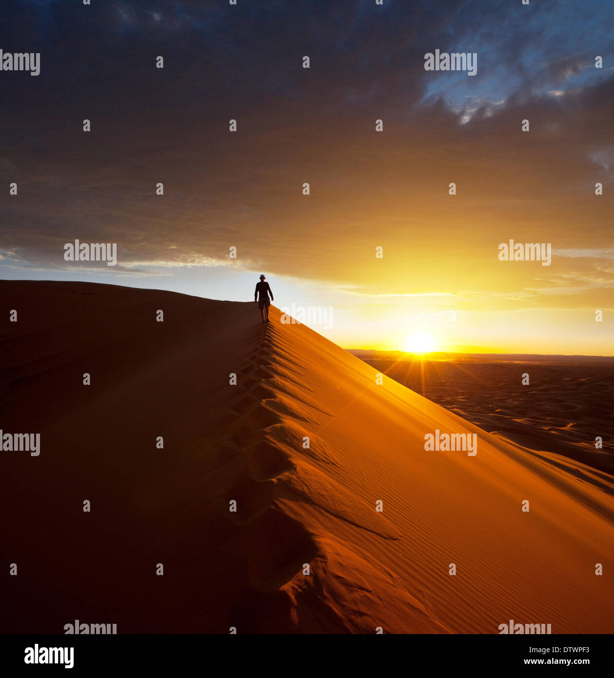 Hike in desert Stock Photo - Alamy