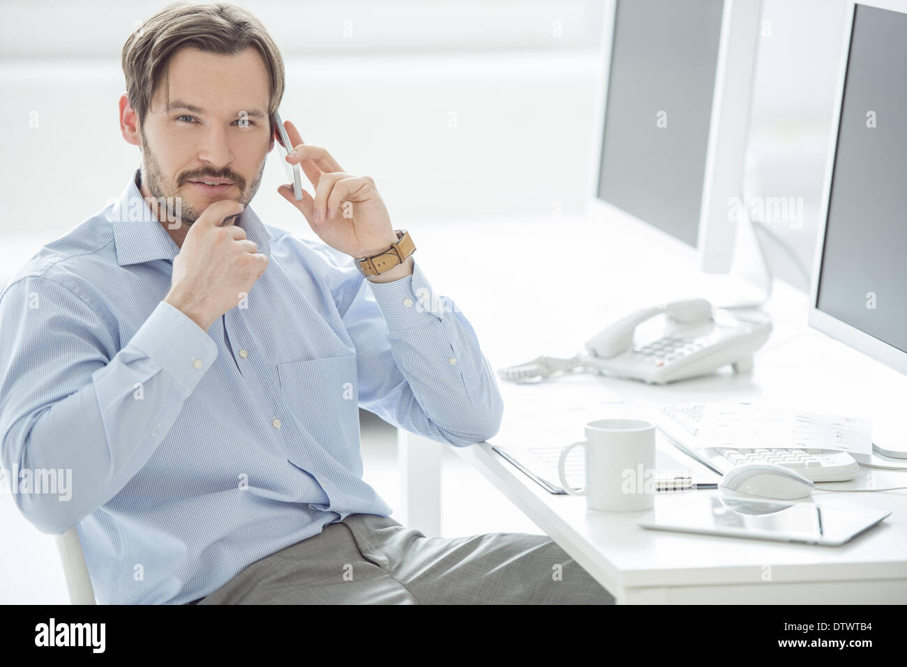 Mobile close up hi-res stock photography and images - Alamy