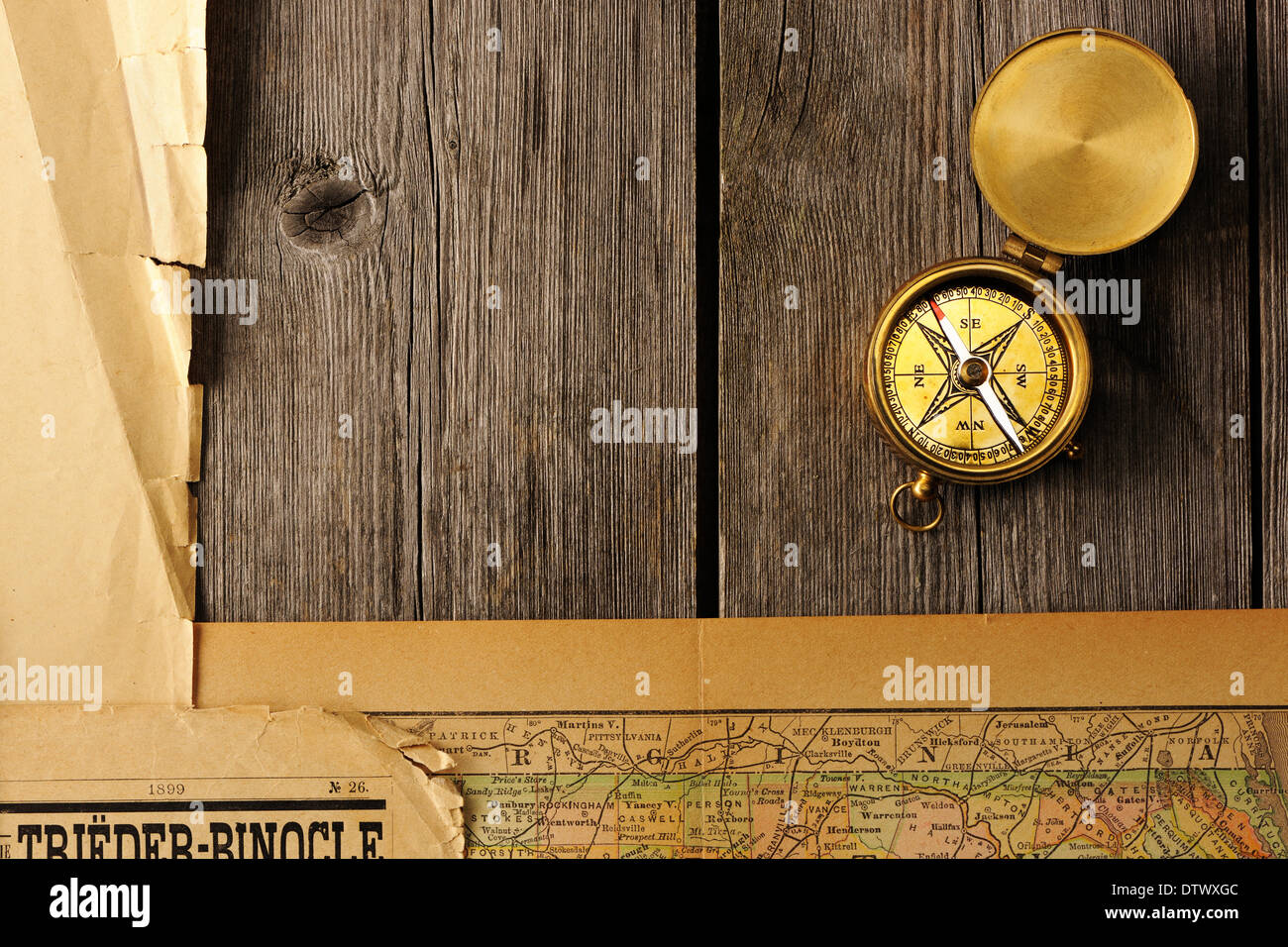 Antique world map compass hi-res stock photography and images - Alamy