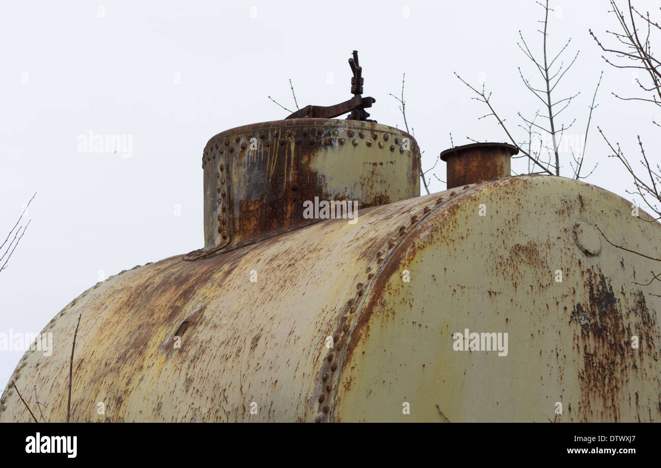 Rusty cylinder tank Stock Photo - Alamy