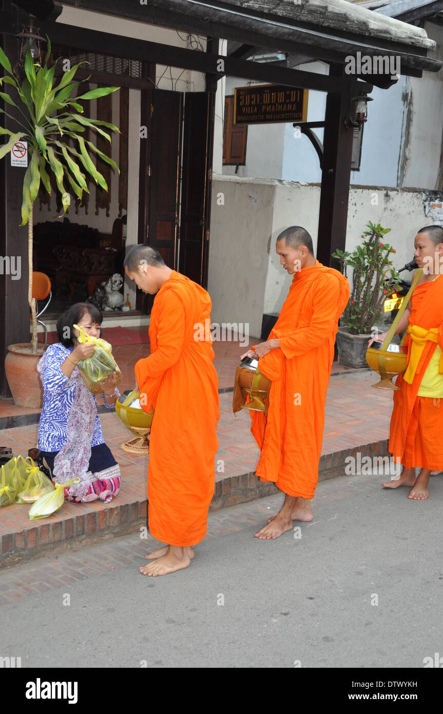 lao monks,luang prabang Stock Photo - Alamy