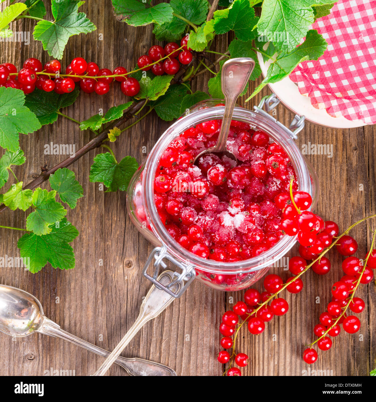 Red currants sugared fruit hi-res stock photography and images - Alamy