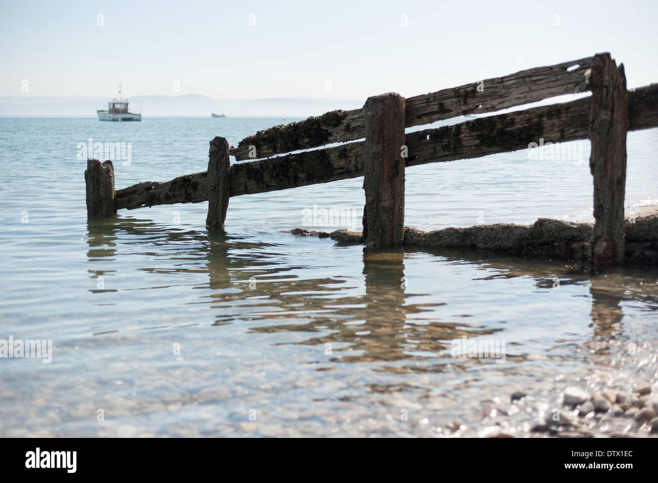 Groin shoreline hi-res stock photography and images - Alamy