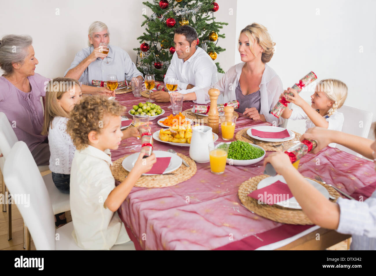 Christmas dinner family 70s hi-res stock photography and images - Alamy