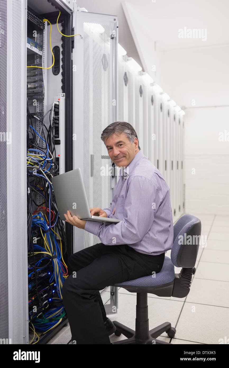 Check computer servers hi-res stock photography and images - Alamy