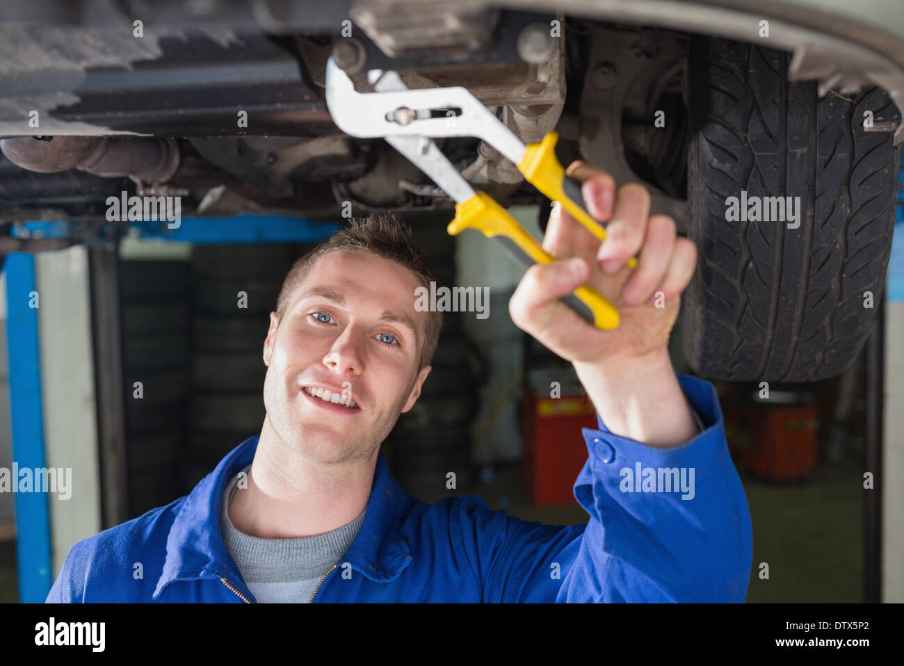 Hydraulic pliers hi-res stock photography and images - Alamy