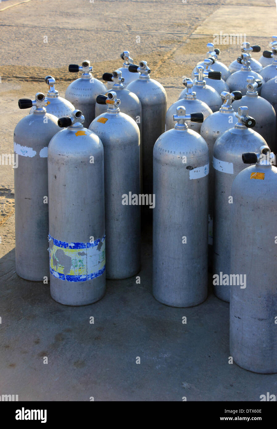Liquid oxygen tanks hi-res stock photography and images - Alamy