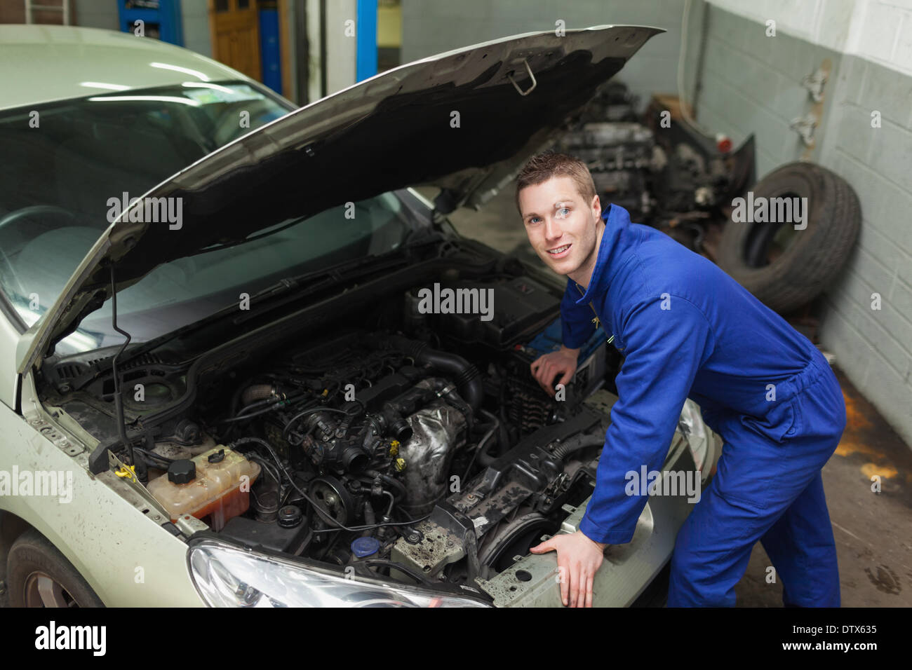 Car open bonnet mechanic hi-res stock photography and images - Alamy