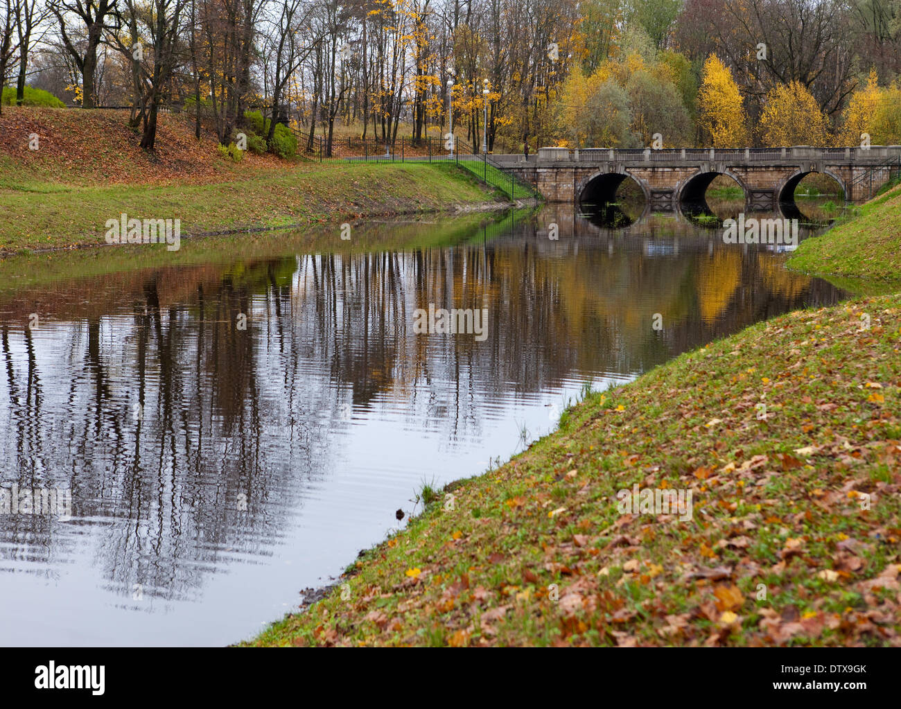 Red bridge in a park hi-res stock photography and images - Alamy