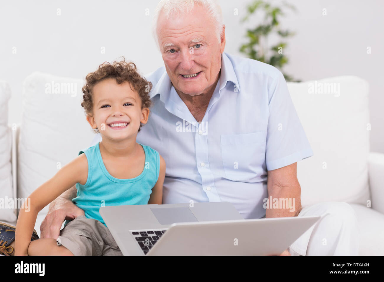Grandfather grandson 80s hi-res stock photography and images - Alamy