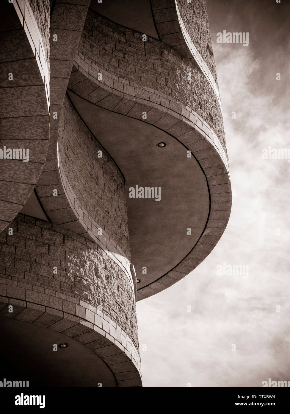 Intersecting curves at the Museum of Civilization. Complex curves make ...