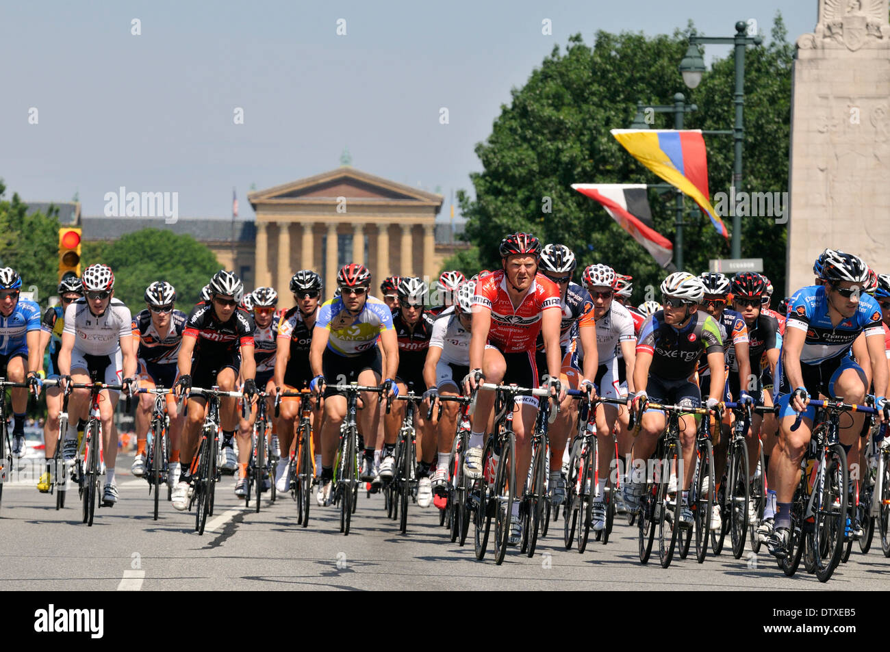 Professional women cyclists hi-res stock photography and images - Alamy