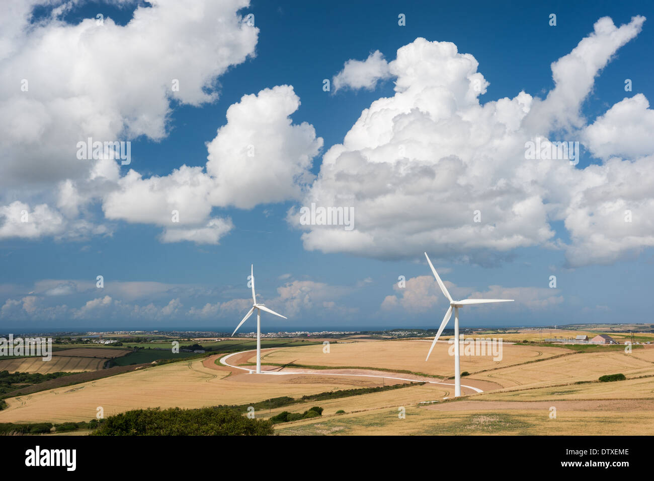 Onshore wind turbine generating station hi-res stock photography and ...
