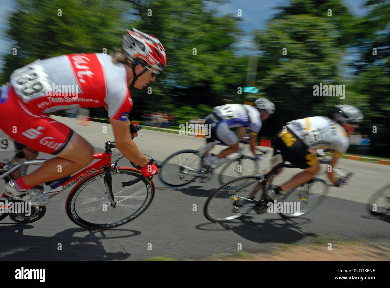 Professional cycling race through the streets of Philadelphia ...