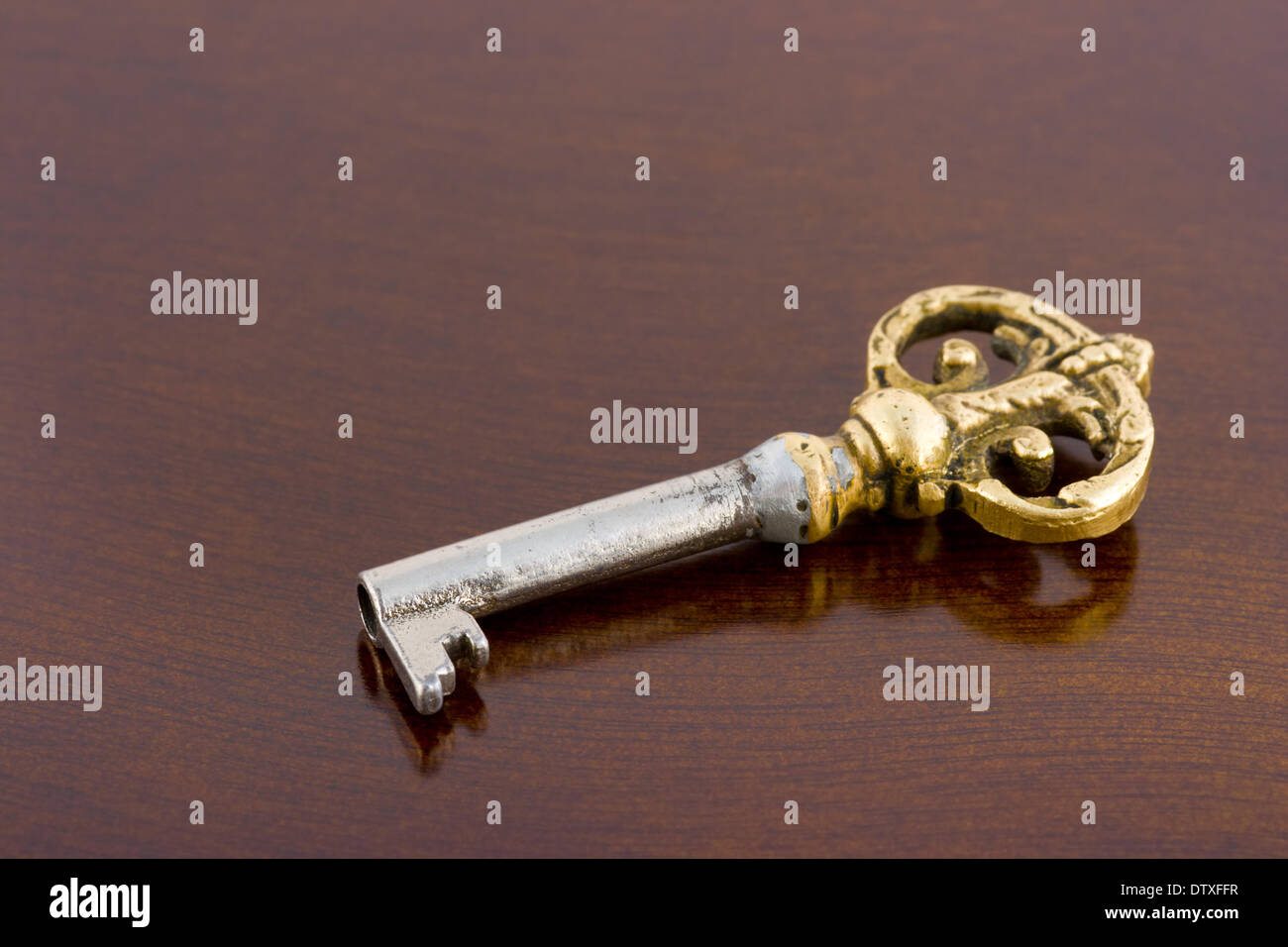 Close up door keys table hi-res stock photography and images - Alamy