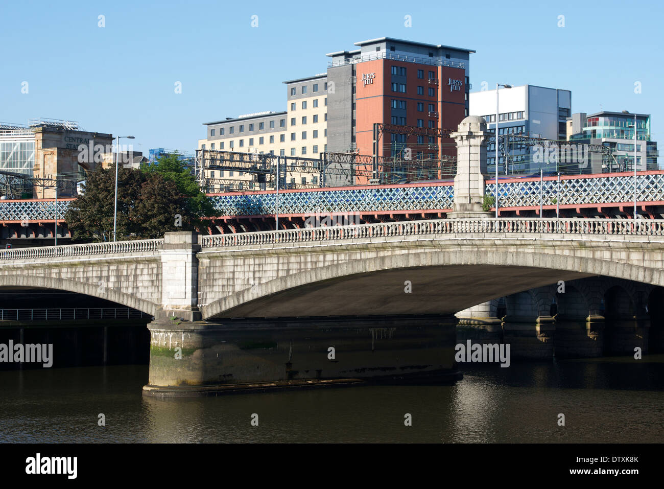 King George V Bridge over the Clyde with Jurys Inn behind, Glasgow ...