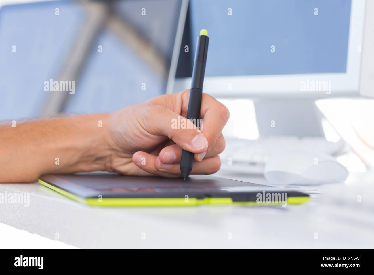 Graphics hands hi-res stock photography and images - Alamy