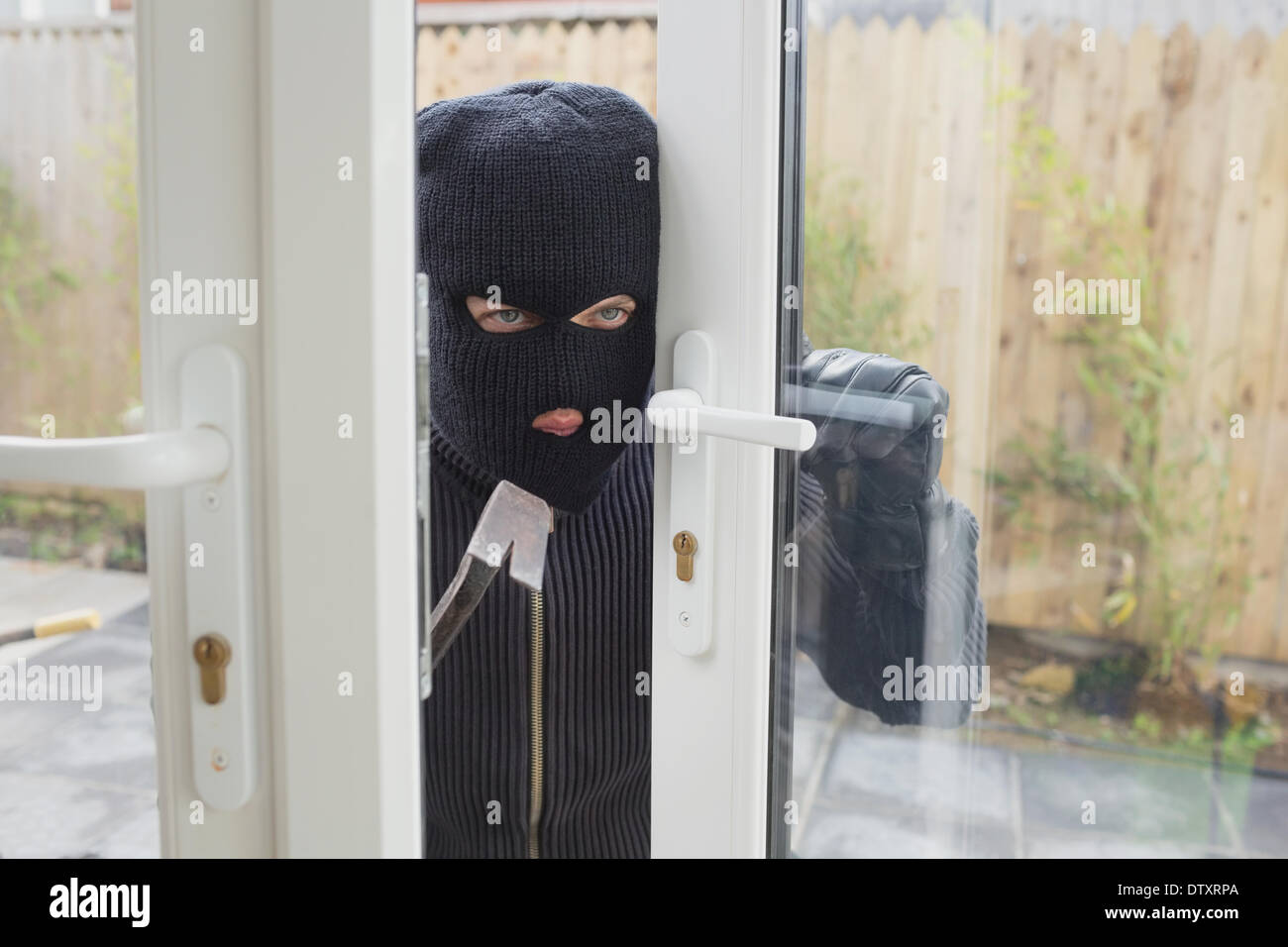 Garden burglar hi-res stock photography and images - Alamy