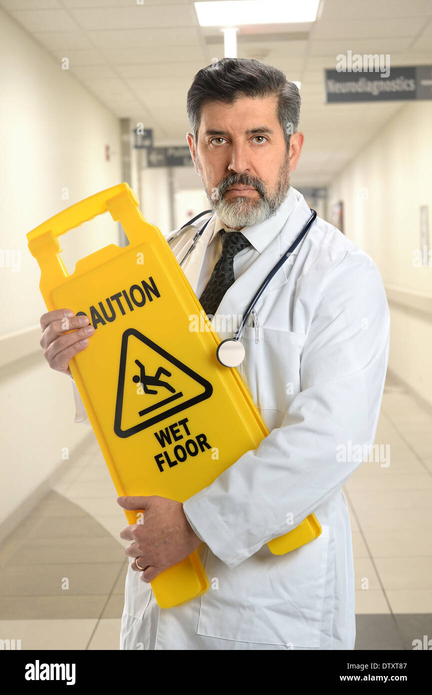 Hospital warning sign hi-res stock photography and images - Alamy