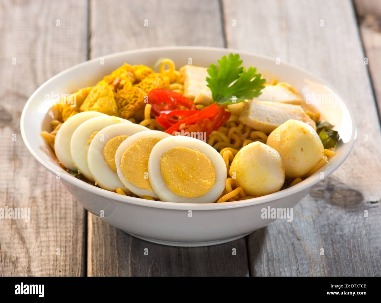 instant curry laksa noodle , singaporean style Stock Photo - Alamy