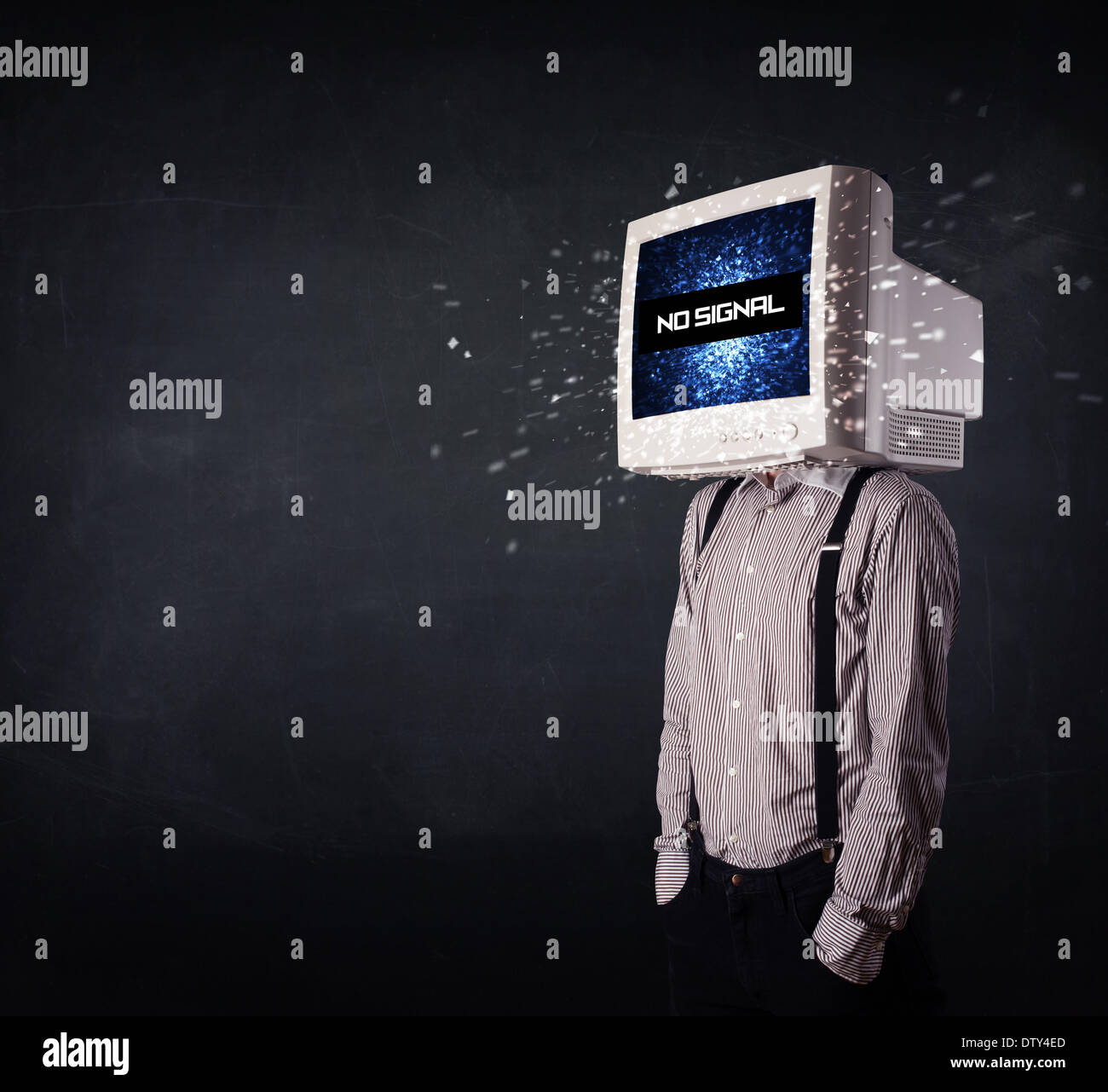 Man with a monitor head, no signal sign on the display Stock Photo - Alamy