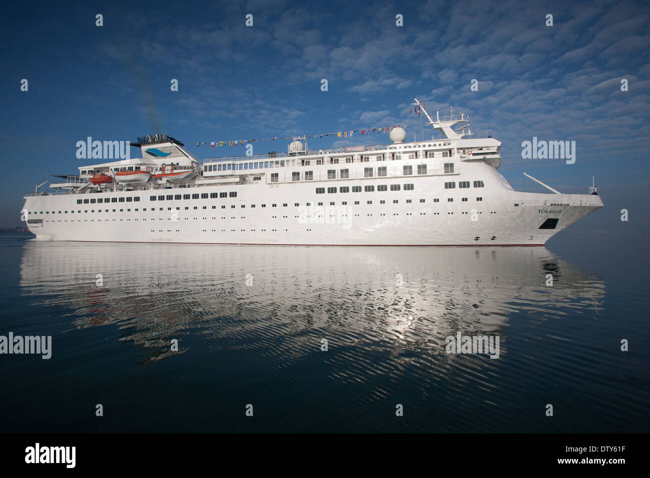 Mv Voyager Stock Photos & Mv Voyager Stock Images - Alamy