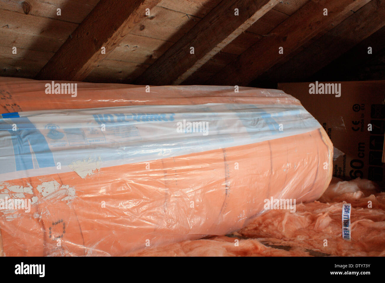 Loft insulation hi-res stock photography and images - Alamy